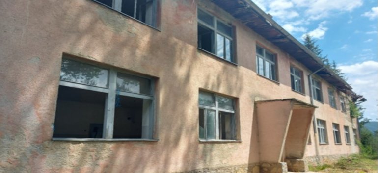 ZA LAKŠI ŽIVOT SRBA POVRATNIKA: Počela sanacija OŠ "Miloš Tica" u MZ ...