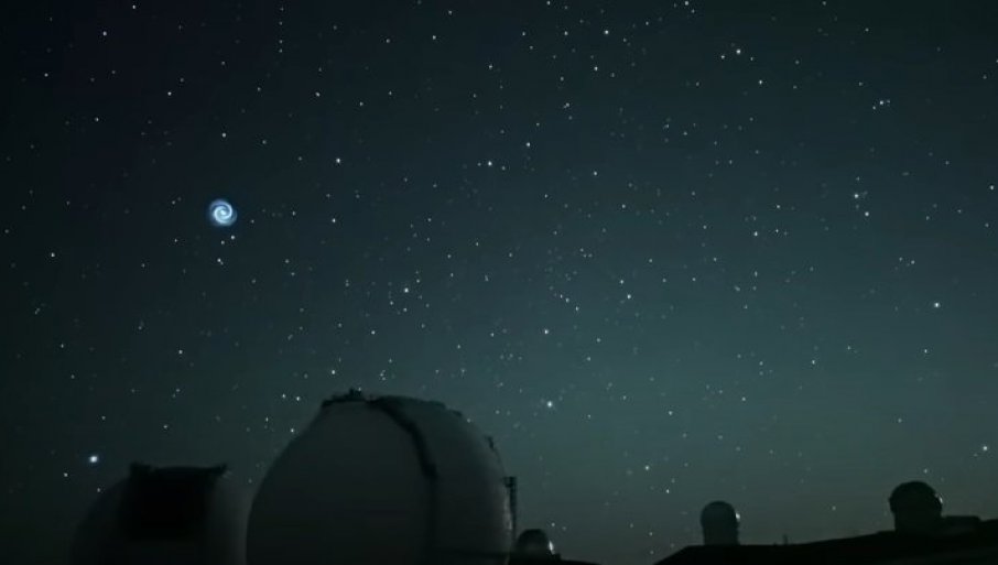 MISTERIOZNA POJAVA UOČENA NA NEBU IZNAD HAVAJA: Pretpostavlja se da spiralni objekat ima veze sa ...