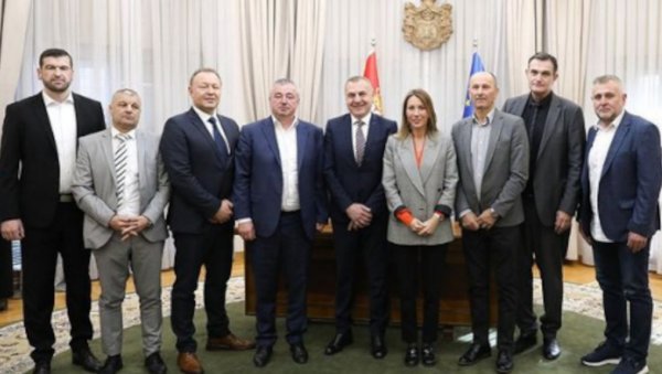 МИНИСТАРКА ЂЕДОВИЋ ПОРУЧИЛА: "Потписали смо колективне уговоре са ...