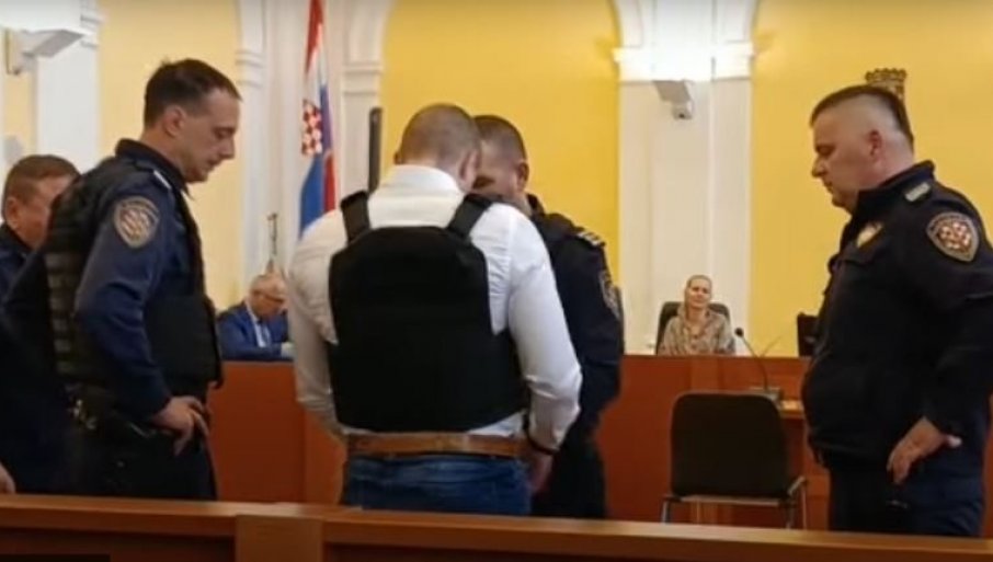 UBICU ŠKALJARCA U SUDNICU UVELI U PANCIRU: Počelo suđenje za ubistvo na Pagu - ubica izgovorio ...