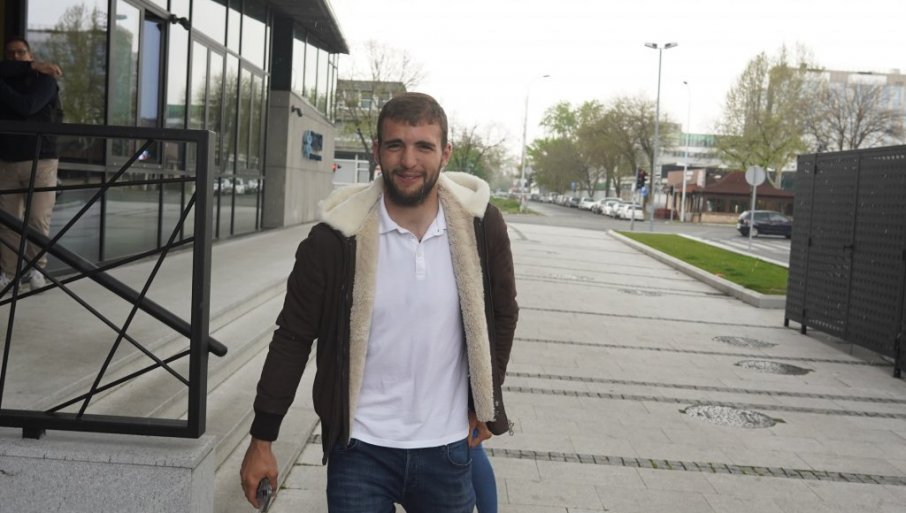 POČELO SLAVLJE U DOMU RAŽNATOVIĆA: Veljko dobio sina Krstana, Ceca ...