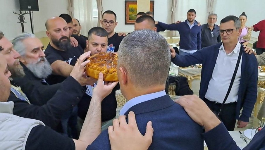 NIKŠIĆKO BRATSTVO "ZAVJETNICI" PROSLAVILO KRSNU SLAVU: Deca Svetog Vasilija Ostroškog (FOTO)