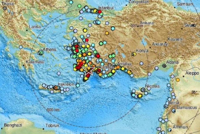 PRVI SNIMCI SNAŽNOG ZEMLJOTRESA KOJI JE POGODIO TURSKU I GRČKU: LJudi bežali, u panici skakali ...