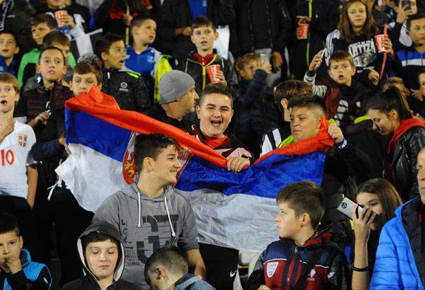 VAZURA NAJAVLjUJE NOVE POTEZE: Deca uvek besplatno na deo tribine